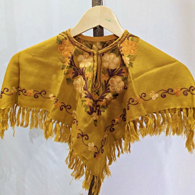 Soft White Kashmiri Hand Aari Embroidery Poncho - Gyawun