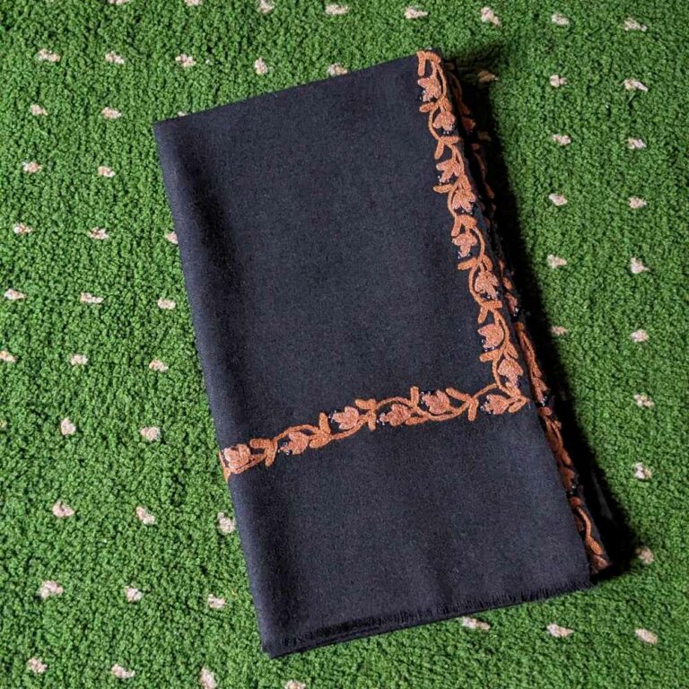 Luxurious Warmth: Kashmiri Mufflers For Elegance - Gyawun