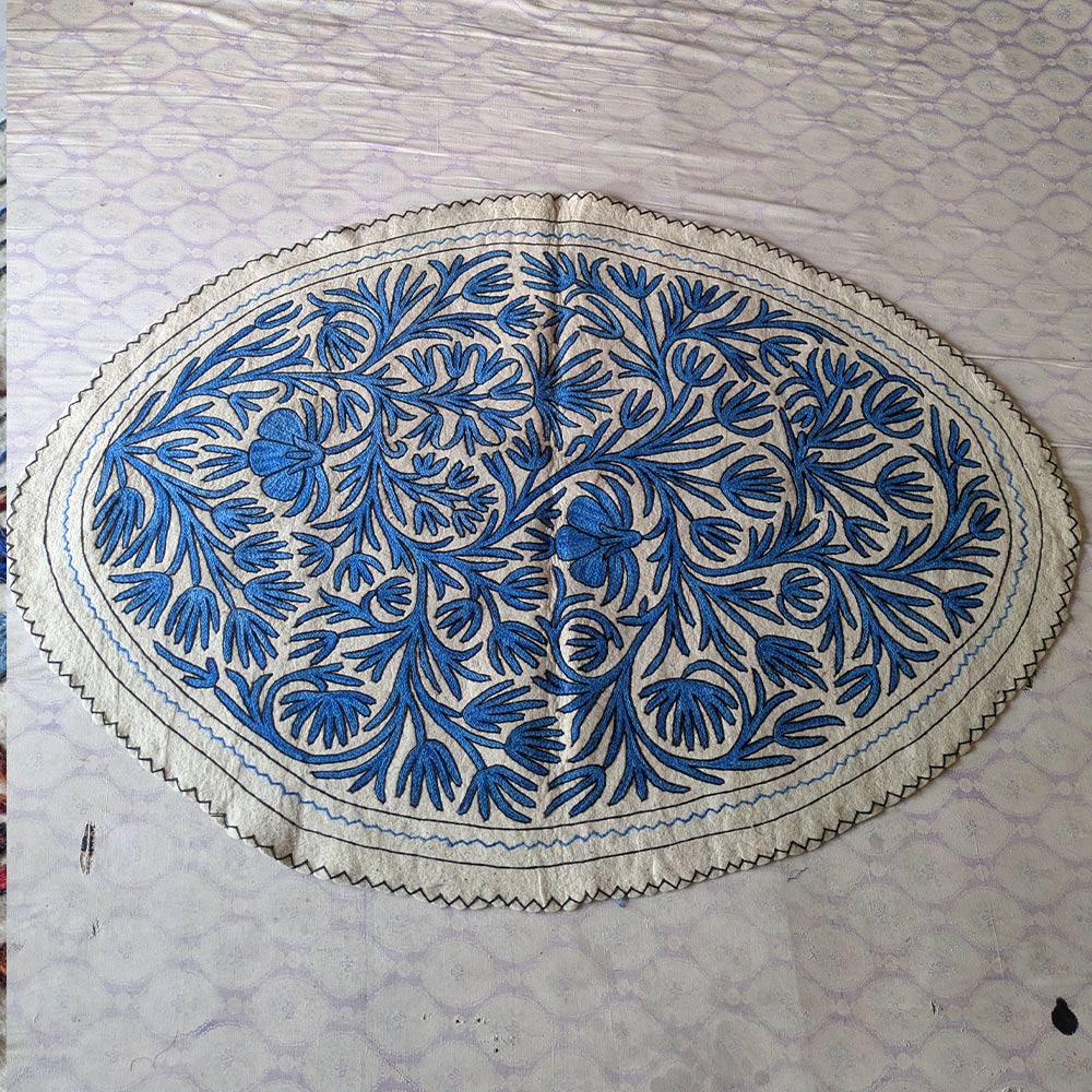 Blue White Large Oval Kashmiri Wool Namda 6×4Ft- Handmade Aari ...